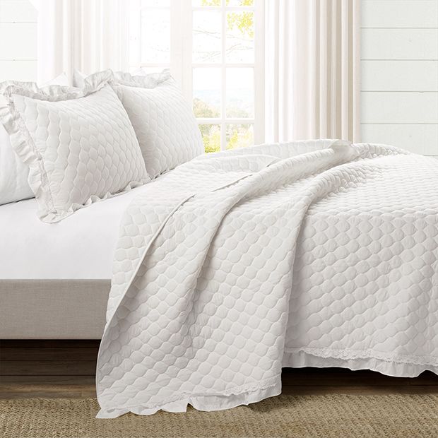 3 Piece Chic Ruffle Quilt Set | Antique Farmhouse