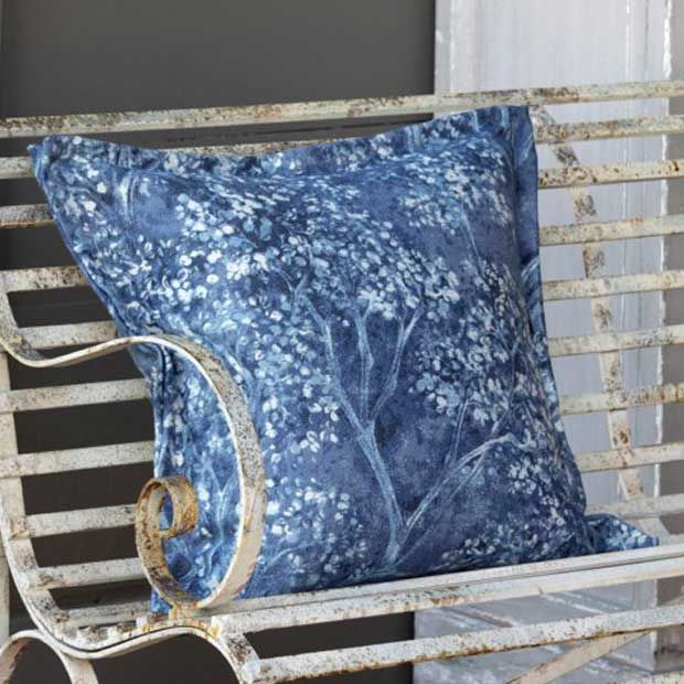 Hydrangea Pattern Pillow | Antique Farmhouse