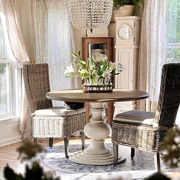 Classic Round Dining Table | Antique Farmhouse