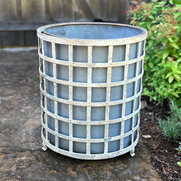 Round Lattice Planter With Metal Insert | Antique Farmhouse