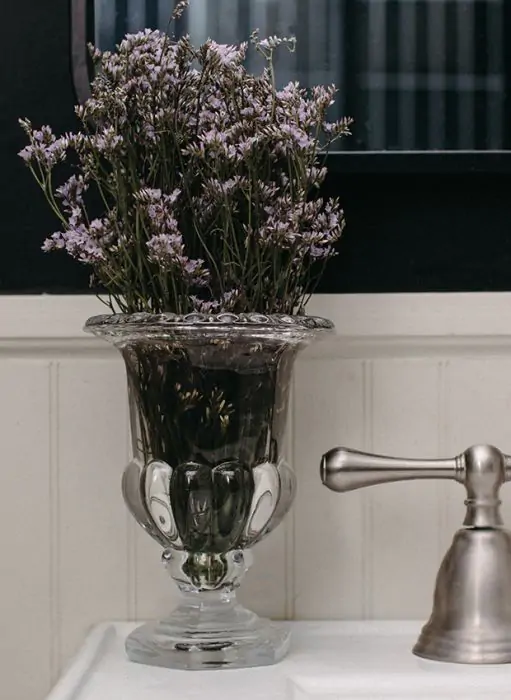 urn vase