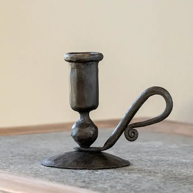 candlestick with handle