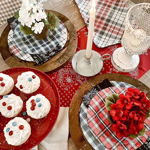 red dining table runner
