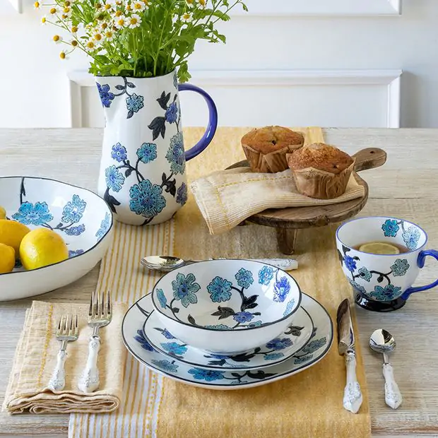 blue flower pattern plates